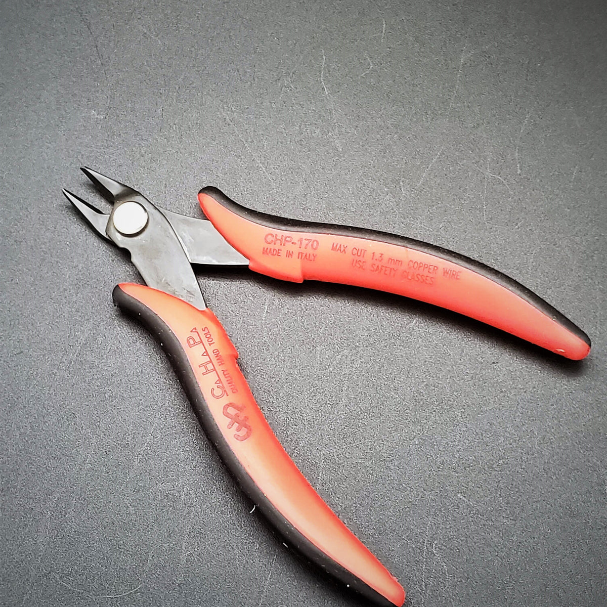 Red Handle Ergo Cutter – Nomad Beads